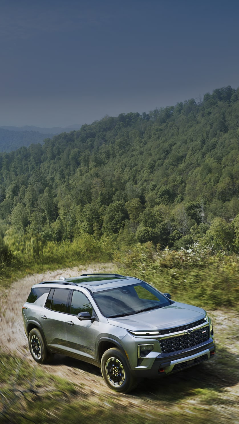 Traverse vs. Toyota Grand Highlander | Mid-Size SUVs | Chevy