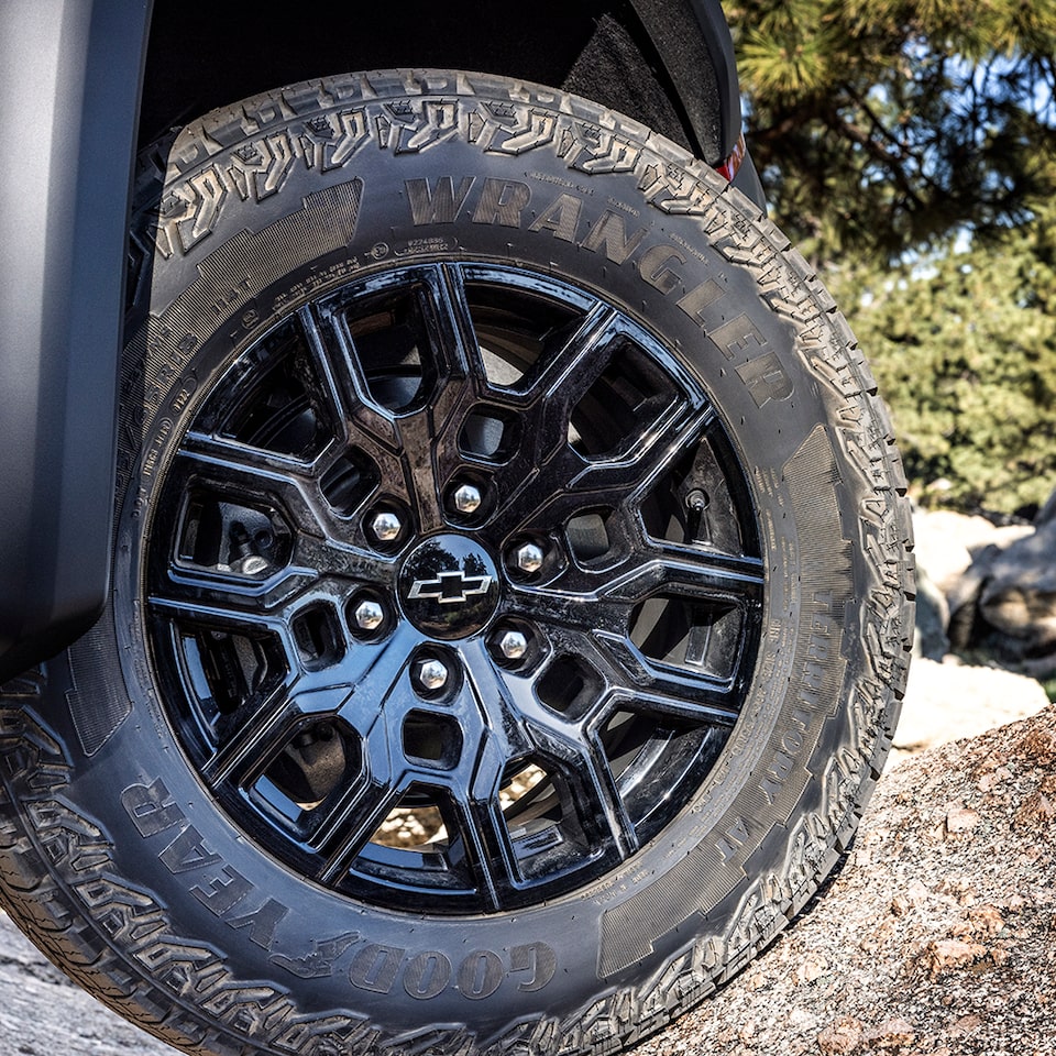 2024 Chevy Colorado: Midsize Truck | Chevrolet