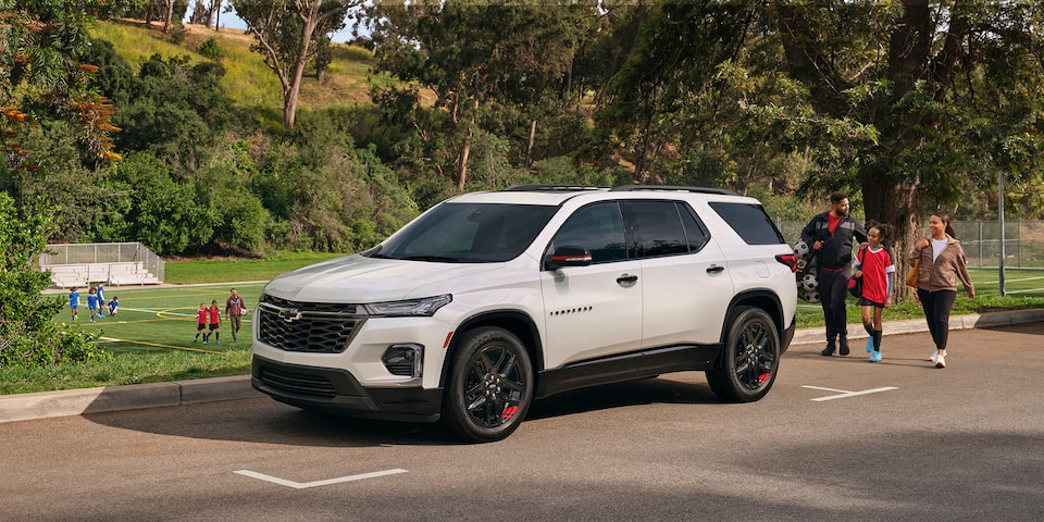 Mid-Size 3-Row SUV | 2023 Chevy Traverse | Chevrolet