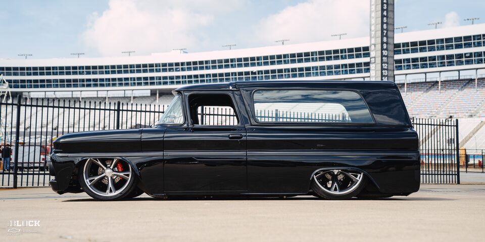 Suburban Restomod One Of A Kind Chevrolet Suburban | EN.WHEELZ.ME